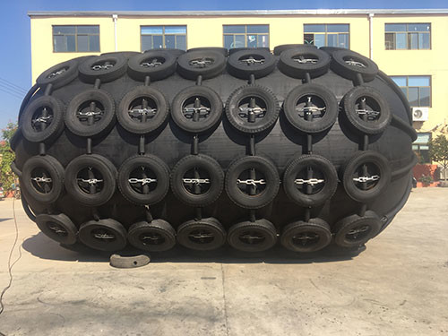 Quality 2500mm*5500mm Aging Wear Resistant Floating Ppneumatic Fender For Ship Wharf for sale