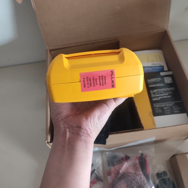 Quality Fluke 754 Documenting Process Calibrator With HART Communication for sale