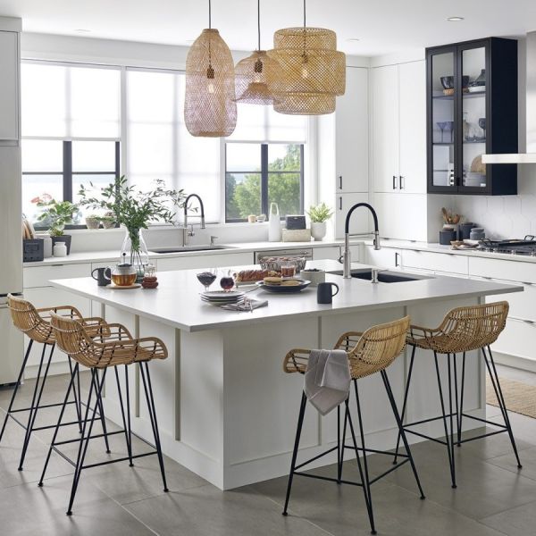 Quality Customized White Matte Kitchen Cabinets with Spice Basket and Quartz Stone for sale