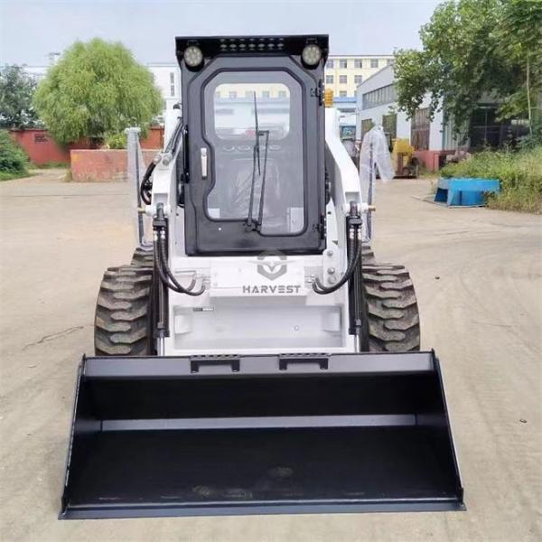 Quality Tipping Load 2160kg 0.6m3 Bucket XC760K Small Skid Steer for sale