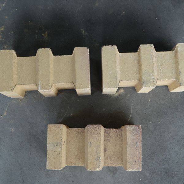 Quality 0.2Mpa Refractoriness under load CS-60 ≥1520C Morcorundum for Furnace Lining for sale
