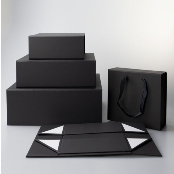 Quality Flat Folding Gift Box With Magnetic Lid 4C UV Lamination Embossing Stamping for sale