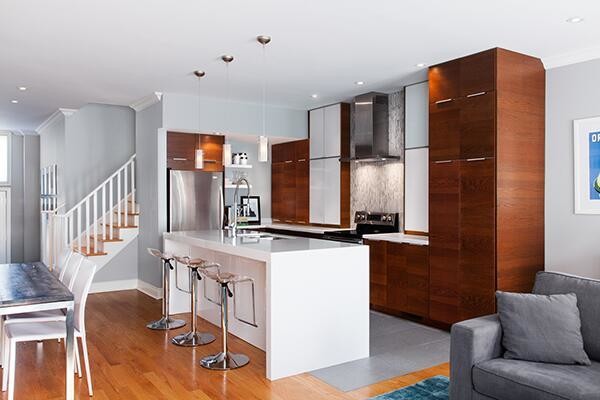 Quality Customize High Gloss Waterproof Fireproof Kitchen Cabinet with Quartz Stone for sale