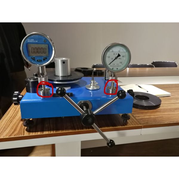 Quality High Strength Lab Dead Weight Tester Pressure Piston Manometer 25MPa for sale
