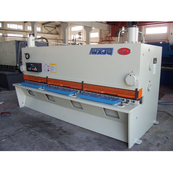 Quality Hydraulic Cnc Guillotine Shearing Machine In Metal Plate Or Iron Sheet Cutting for sale
