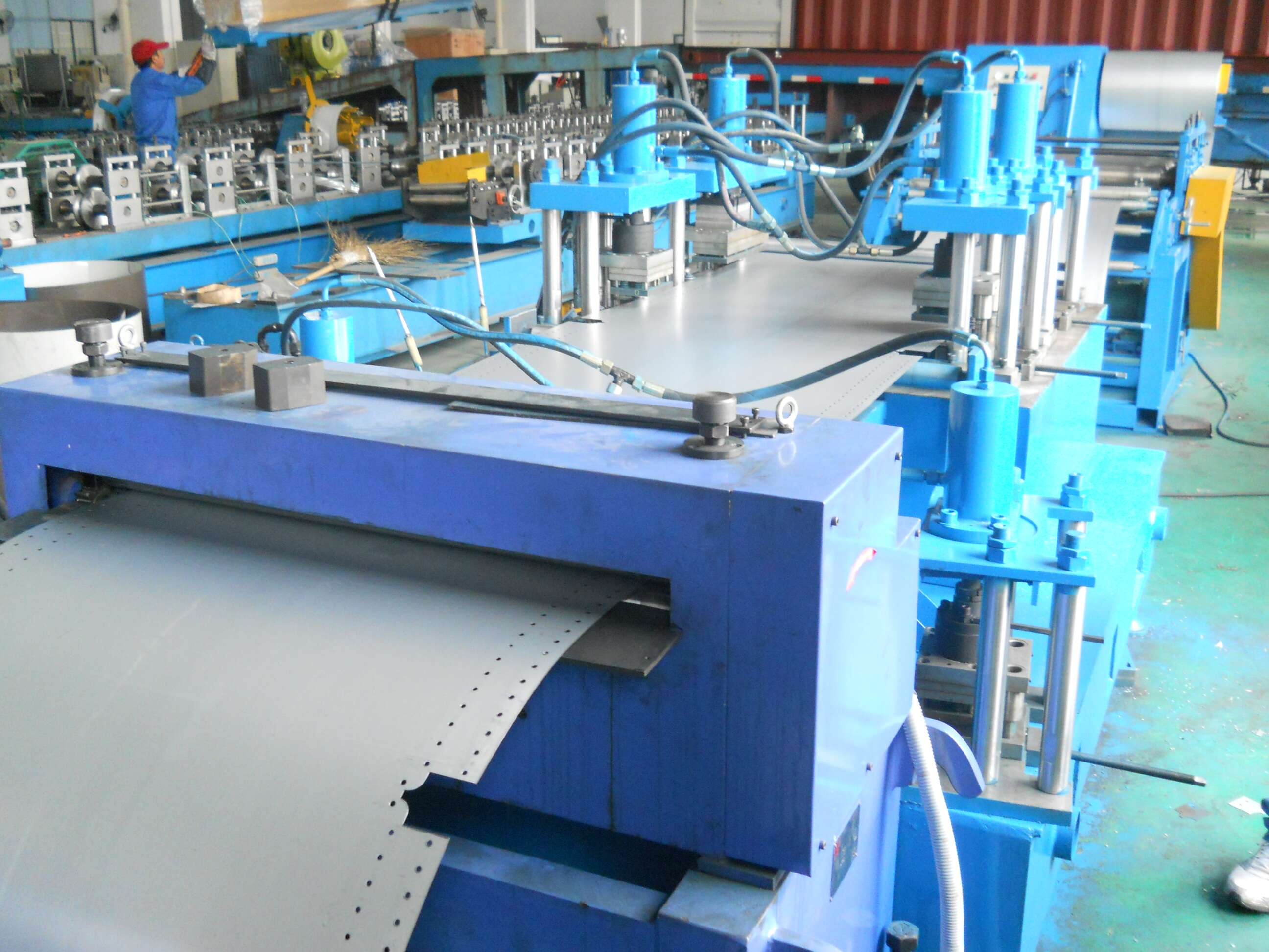 Shelf panel punching part adjustable 