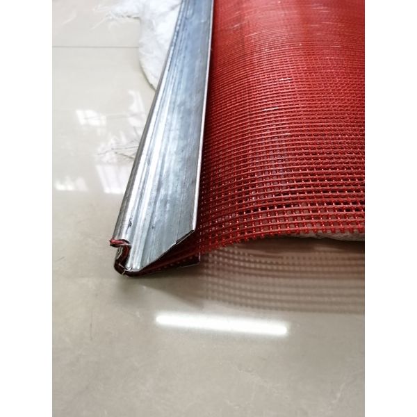 Tensioned Hook Polyurethane Screen installation and application example