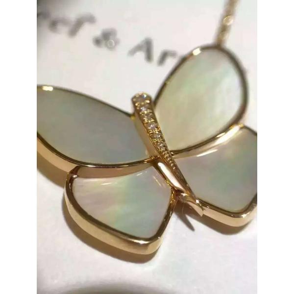 Quality Butterfly Pendant Necklace 18K Yellow Gold , Van Cleef Butterfly Necklace for sale