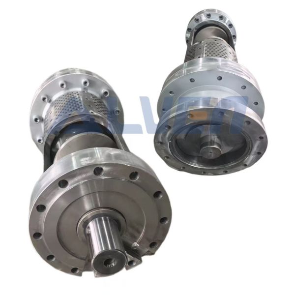 Quality Single Screw Squeezer Screw Barrel  Alloy Steel Material And 0.5-0.8mm Nitrided Layer Thickness for sale