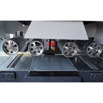 Quality Automatic Multiple Rip Saw Machine For Processing Solid Wood Panel for sale