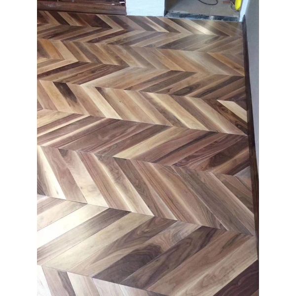 Quality C Grade And Natural Lacquered Chevron Pattern Parquet Eco Friendly for sale