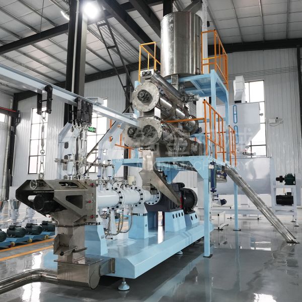 Quality Continuous & Automatic Twin Screw Extruder for Dog Food Making Machine with 380V for sale
