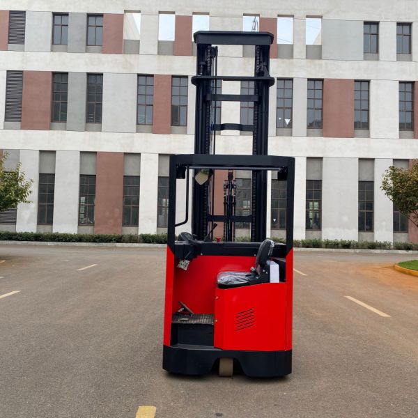 Quality 2 ton 2000kg 24V battery powered seat electric reach truck forklift lift 3m-6m for sale