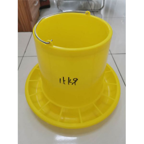 Quality Broiler Duck Quail Bucket Poultry Feeder Drinker for sale