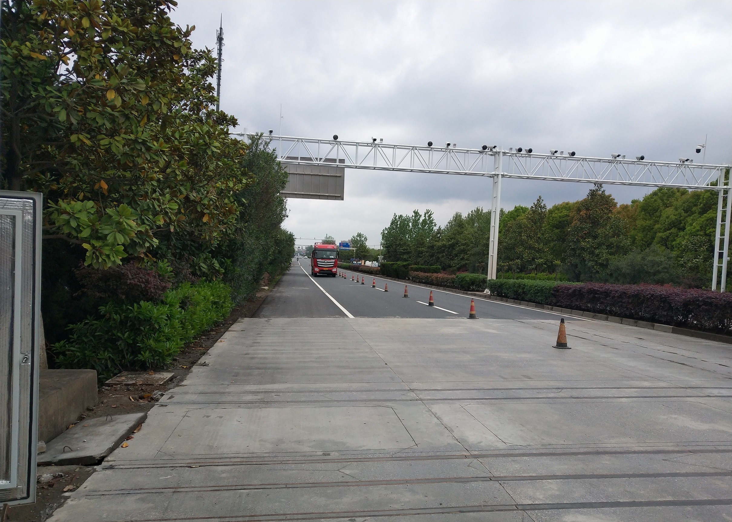 Quality 45 Ton Vehicle Overload Detection System at Toll Gate Entrance for sale