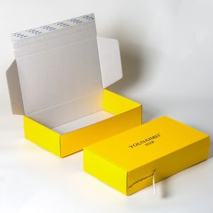 Quality Custom Mailer Box With Tear Strip For Clothes Full Color Eco-Friendly Packaging for sale