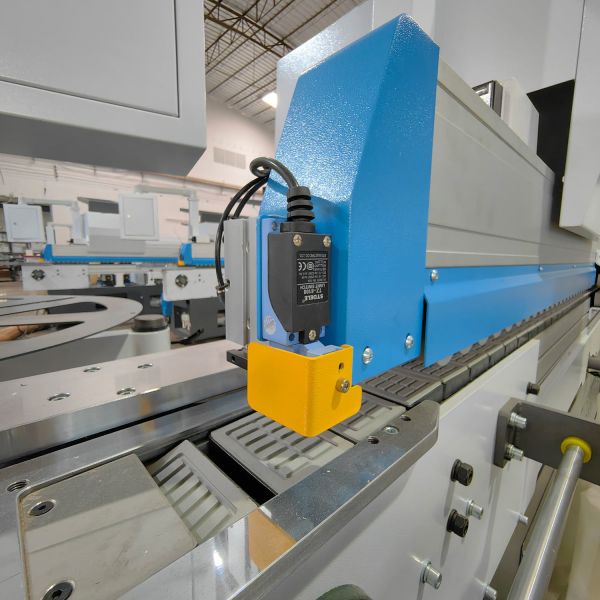 Quality Edge Thickness 0.4-3mm High Speed Automatic Edge Banding Machine for Furniture for sale