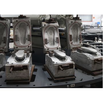 Quality Automatic Plastic Slipper Injection Moulding Machine Completely Set Line for sale