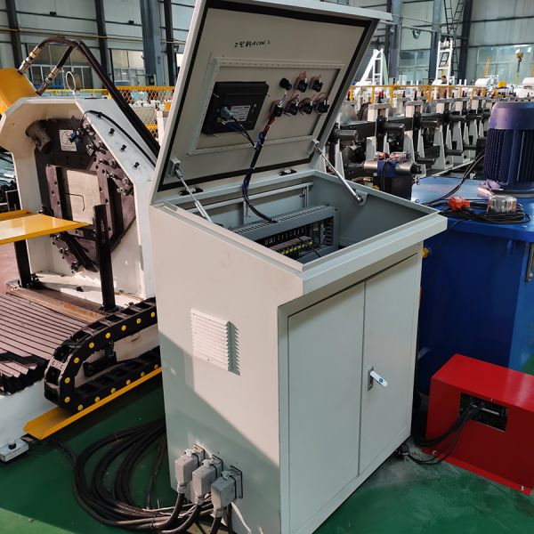 Quality High Speed CZ Purlin Roll Forming Machine Interchangeable Tile Making for sale