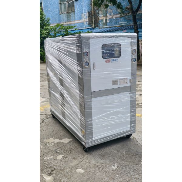 Quality 5-20°C Temperature Range Air Cooled Screw Chiller with 25-50-75-100% Compressor Range Adjust and Energy Efficiency for sale