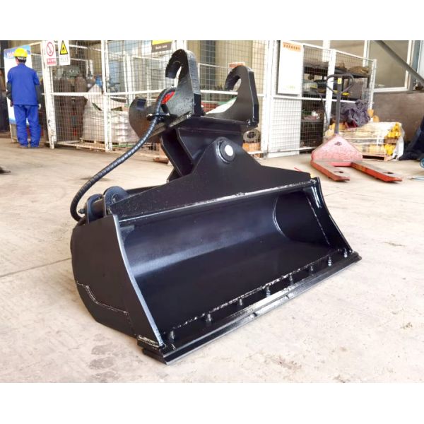 Quality High-Strength Steel Mini Digger Tilt Bucket For Excavator Precise Grading for sale