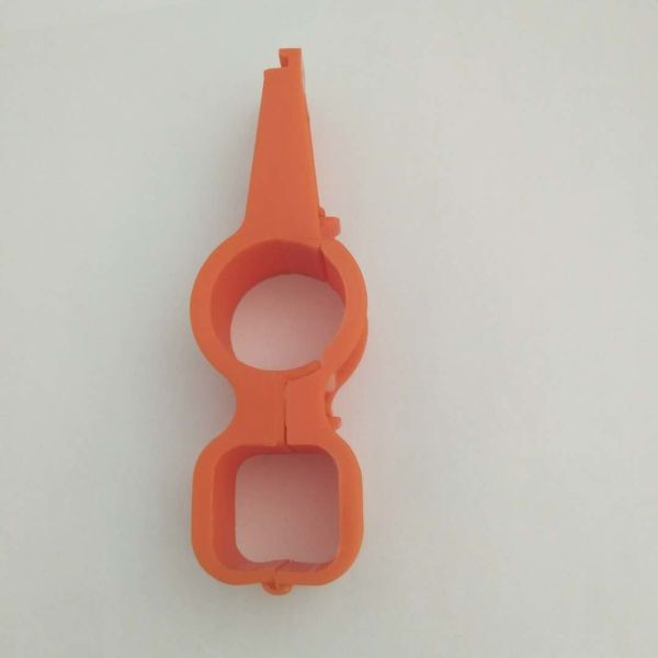 Quality Nipple Drinking System Polypropylene Poultry Hook for sale