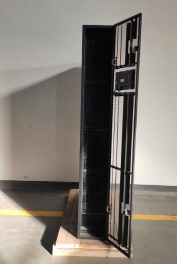 Quality 2800m3 12.5kw Server Room Air Conditioner In Row Cooling Units Black for sale
