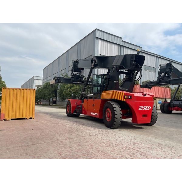 Quality 45T Container Forklift Reach Stacker With  Engine for sale