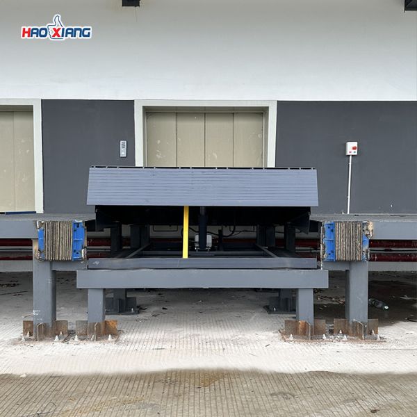Quality 20T Mechanical Loading Dock Leveler Warehouse Blue Giant Dock Leveler for sale