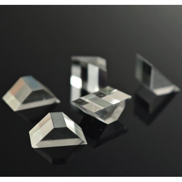 Quality Cube Or Triangle Optical CVD Diamond Prism Mono / Single Crystalline CVD Diamond for sale