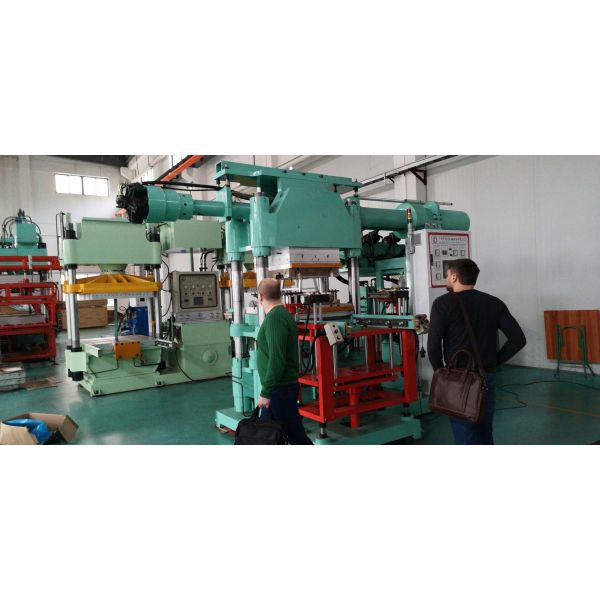 Quality rubber bushing making horizontal rubber injection machine 400 ton for sale