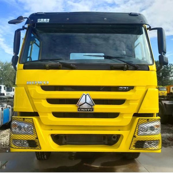 Quality 31-40t Load Capacity Used HOWO371HP Tractor Transport Truck with Hydraulic Steering for sale