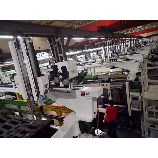 Quality Steel Industrial Robot Manipulator , High Speed Injection Molding Machine Robot for sale