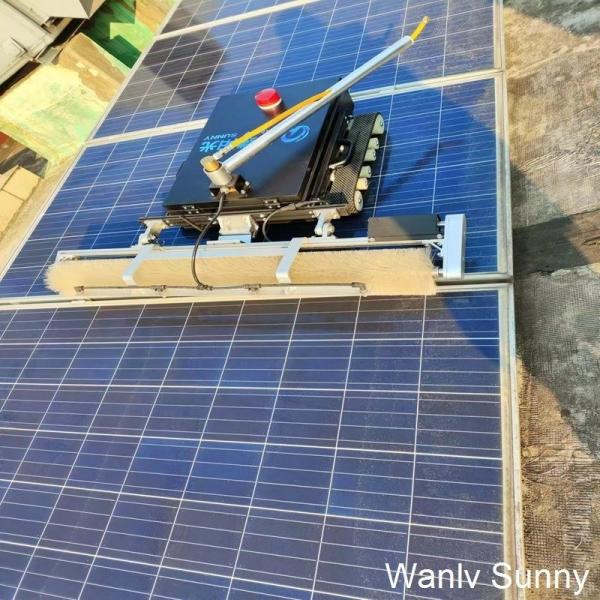 Quality 1.1m Width Rolling Brush 24V Lithium Battery Solar Panel Cleaning Machine for for sale
