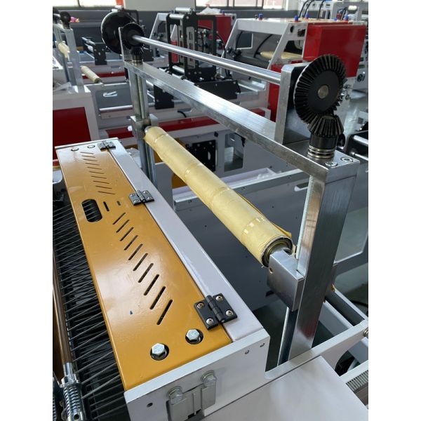 Quality Width 400mm Sanitary Napkin Diaper Bag Making Machine HDPE LDPE for sale