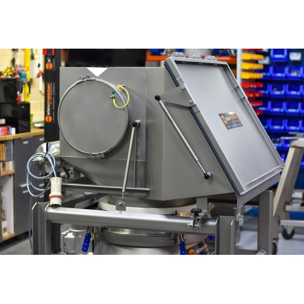 Quality Ergonomic Inclined Sack Tipping Station For 25kg Single Batch Processing for sale