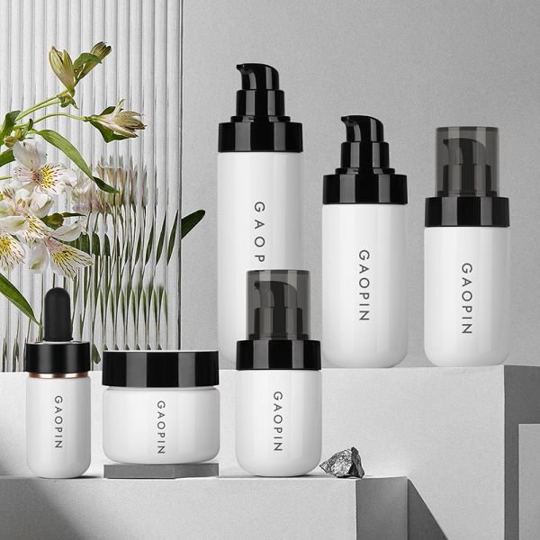 Quality 50ml 80ml 100ml 120ml Luxury skincare set packaging Cosmetics Cream Jar Containers for sale