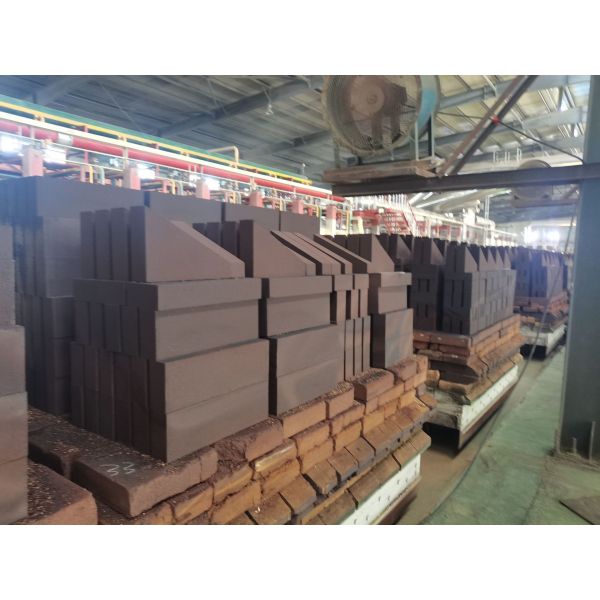 Quality 12% CrO Content Magnesia Chrome Refractory Fire Bricks for High Temperature for sale