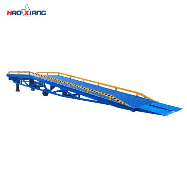 Quality 10T Hydraulic Loading Dock Ramps Mobile Yard Ramp With Manual Control for sale