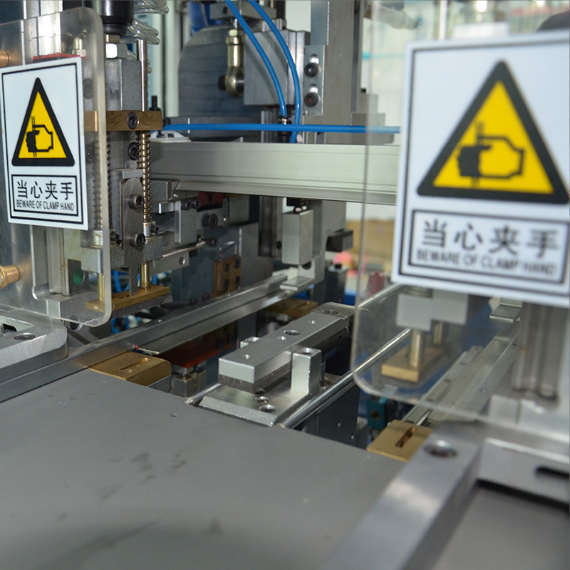 Quality Semi-Automatic Elastic Band Inserting Machine for Notebooks with 310x450MM Max for sale