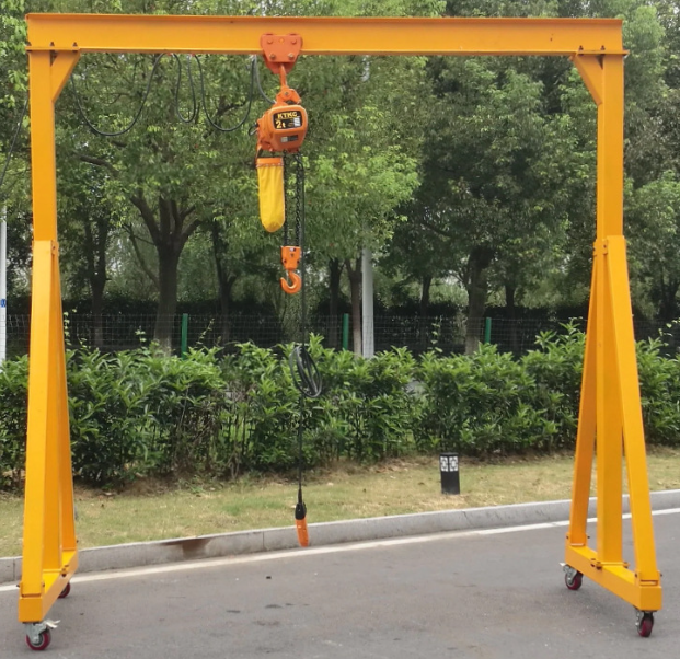 Worm wheel height adjustable gantry crane overview showing manual operation features