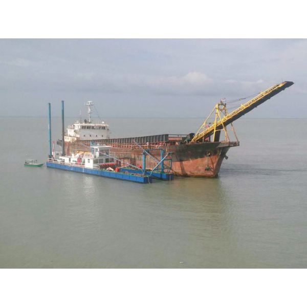 Quality 1.2m Draft sand dredging machine For Lake Work Site Customization Accepted for sale
