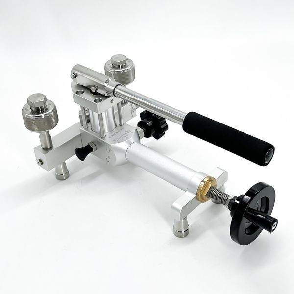 Quality 6Mpa Pneumatic Pressure Calibrator Pump Air Pressure Source Calibration Pump for sale