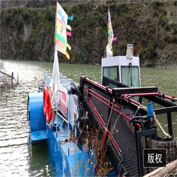 Quality 2000m2 5m3 Aquatic Weed Harvester Weed Cutting Machine for sale