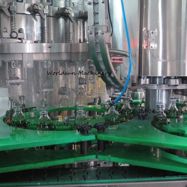 Quality Polyester Bottle 20000bph 0.5L Carbonated Drink Filling Machine for sale