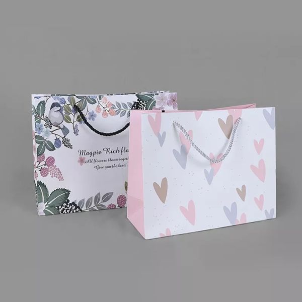 Quality Customized Logo Printed Gift Carrier Bags Personalized Glossy Lamination for sale