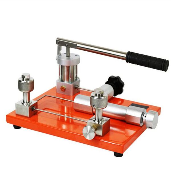 Quality Benchtop 10MPa Pressure Gauge Calibrator No Pollution for sale