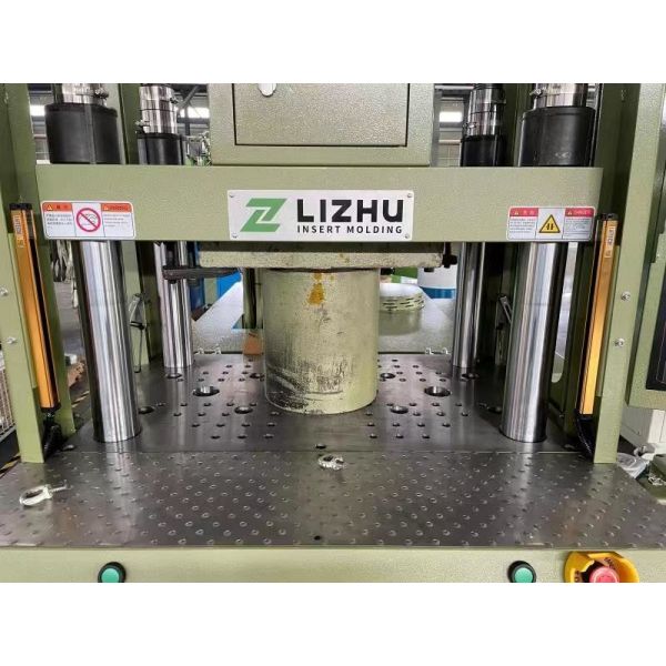 Quality High Speed Injection Moulding Machine Vertical Type for sale