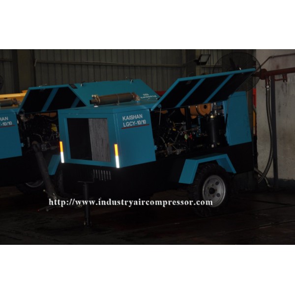 Quality Diesel Engine Air Compressor , 10 m3 / Min 10 Bar Portable Rotary Screw Air Compressor for sale