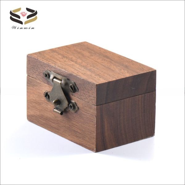 Quality Walnut Wooden Ring Box Solid Wood Packaging Boxes Custom Logo 60*40*36mm for sale